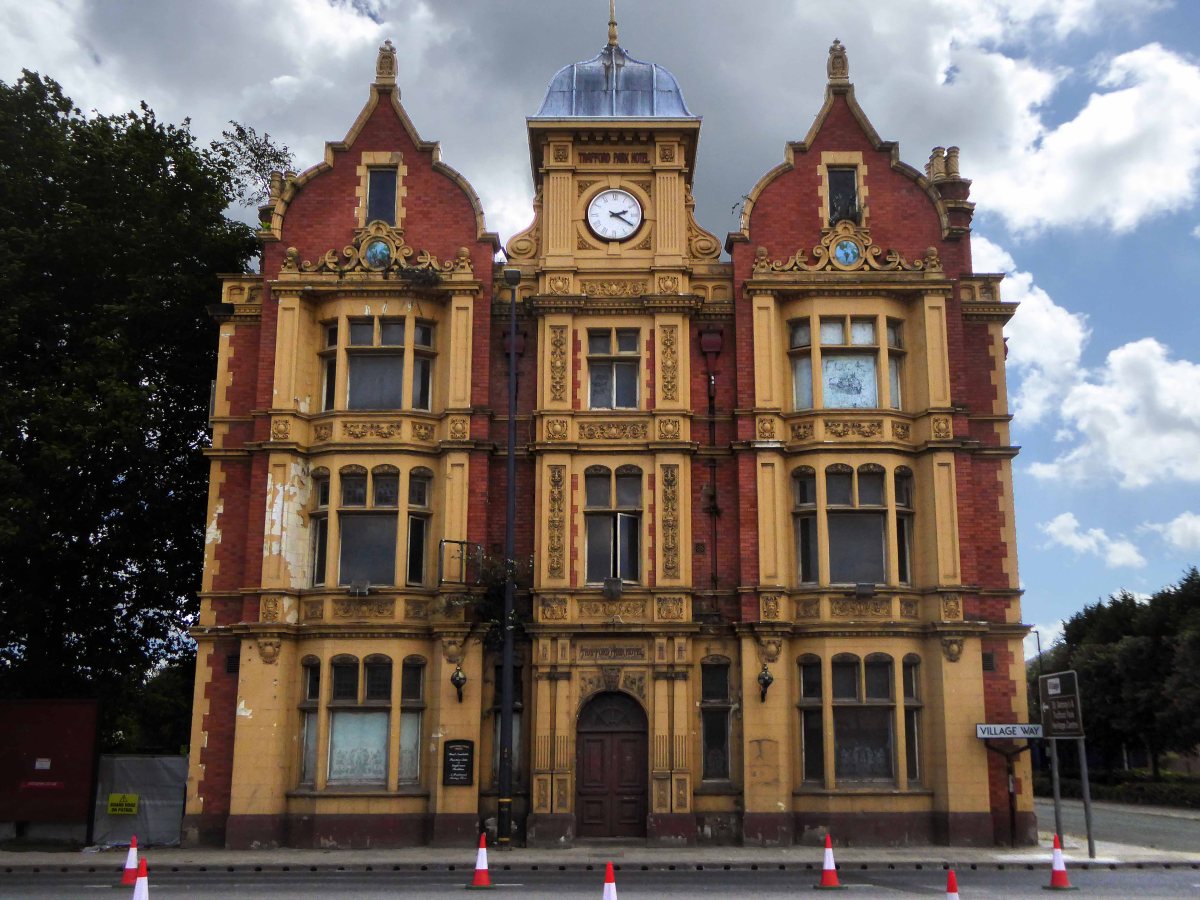 Trafford Park Hotel – Modern Mooch