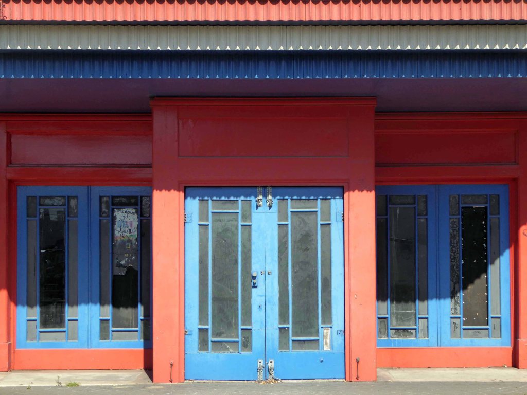 Sale Pyramid Odeon Cinema – Modern Mooch