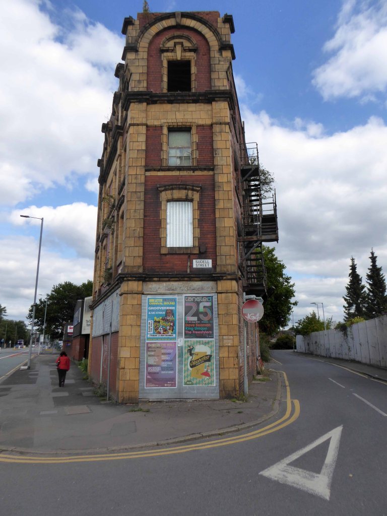 Rochdale Road – Manchester – Modern Mooch