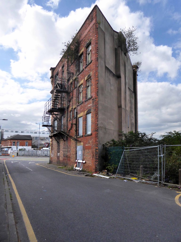 Rochdale Road – Manchester – Modern Mooch