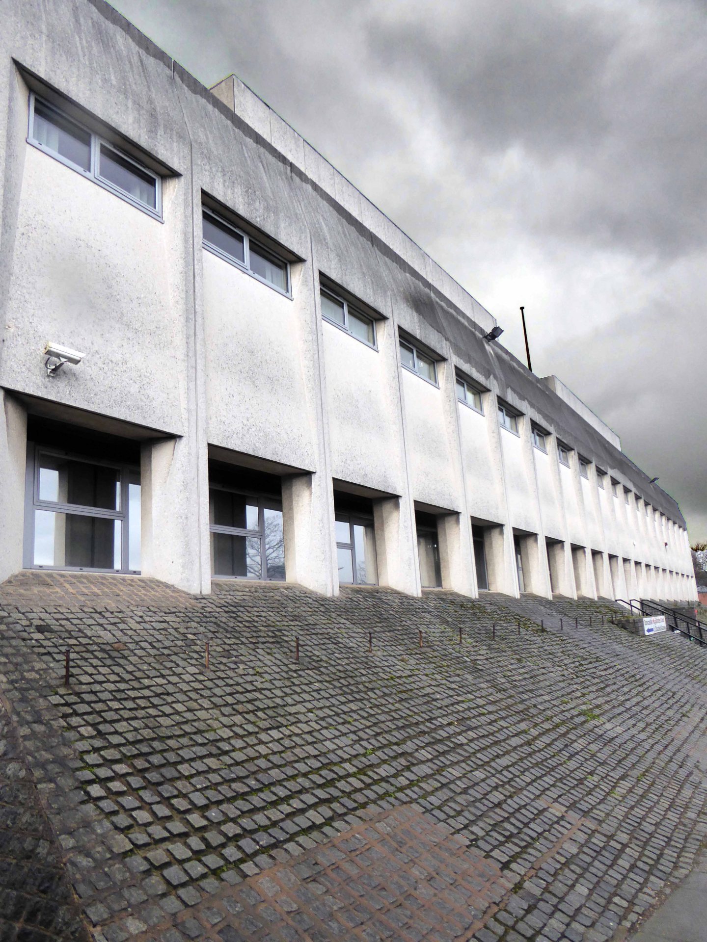 Doncaster – Police Station and Law Courts – Modern Mooch