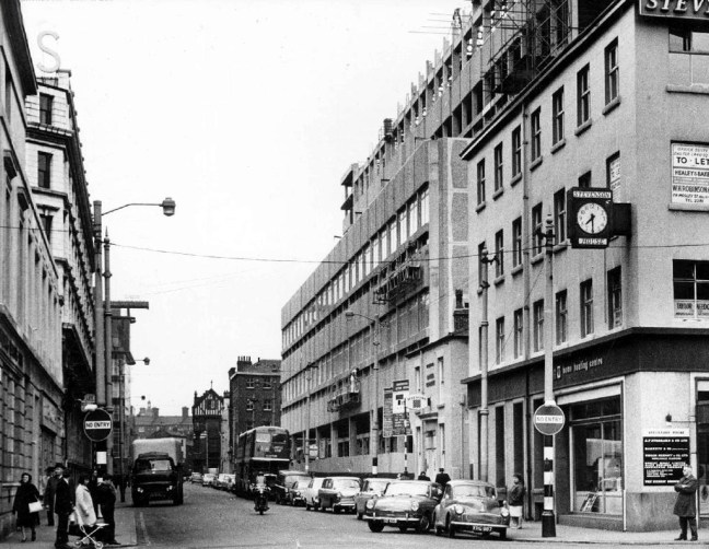 Manchester Walk #1 – Modern Mooch