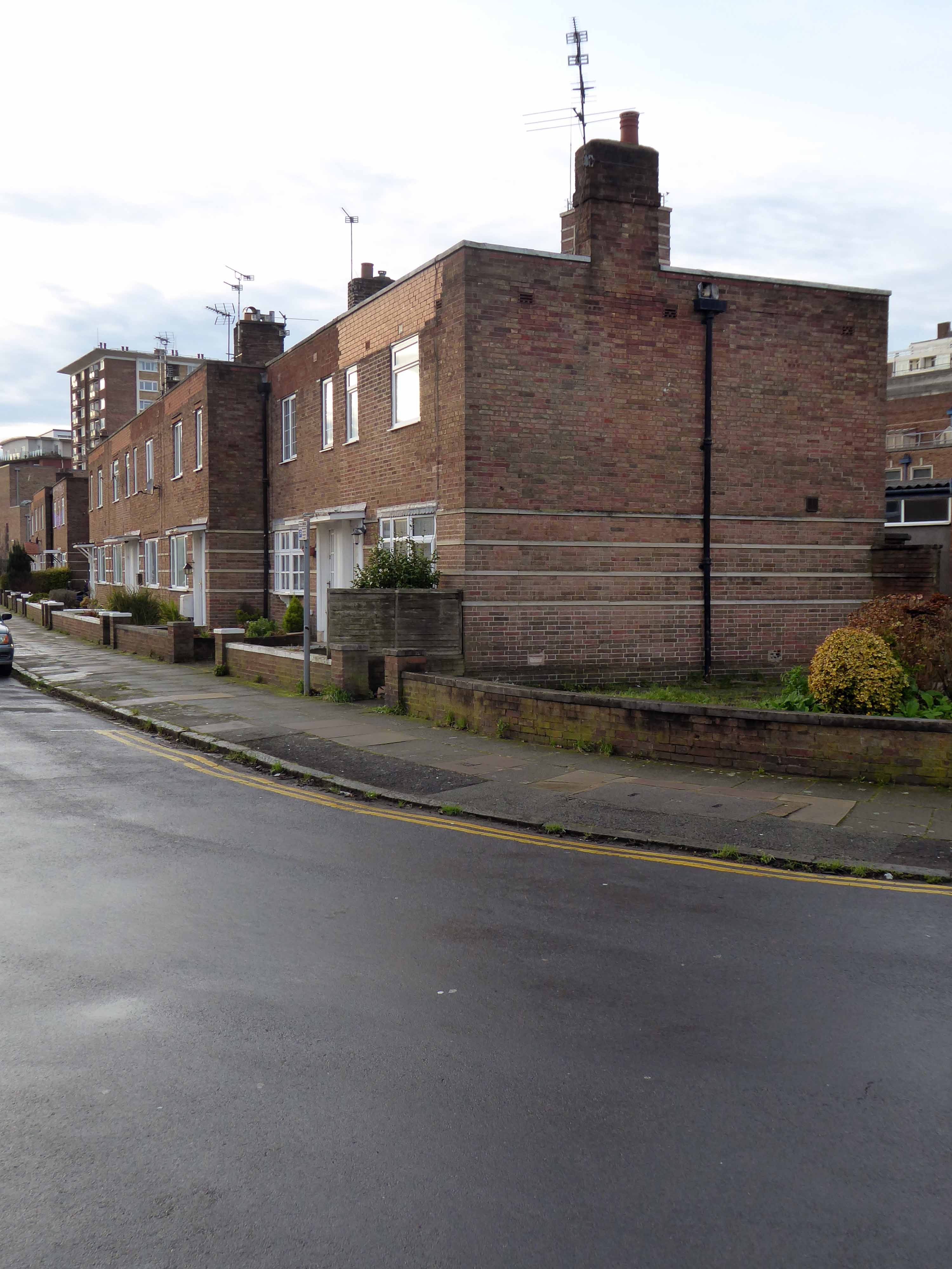 Court Road – Southport – Modern Mooch