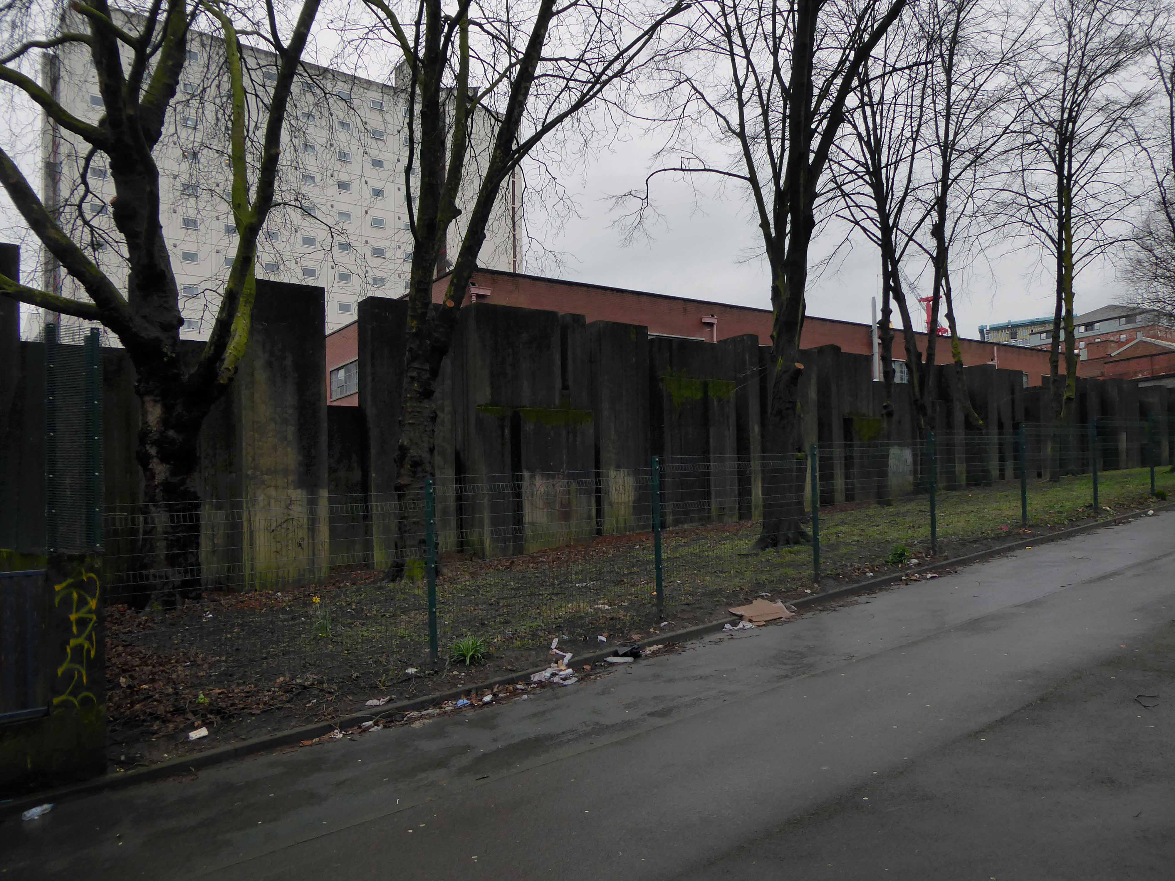 Tony Holloway Sculptural Wall – Manchester – Modern Mooch