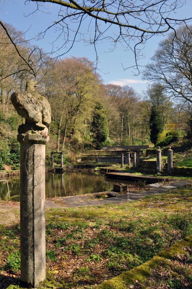 Park Hall Manor Pool – Little Hayfield – Modern Mooch