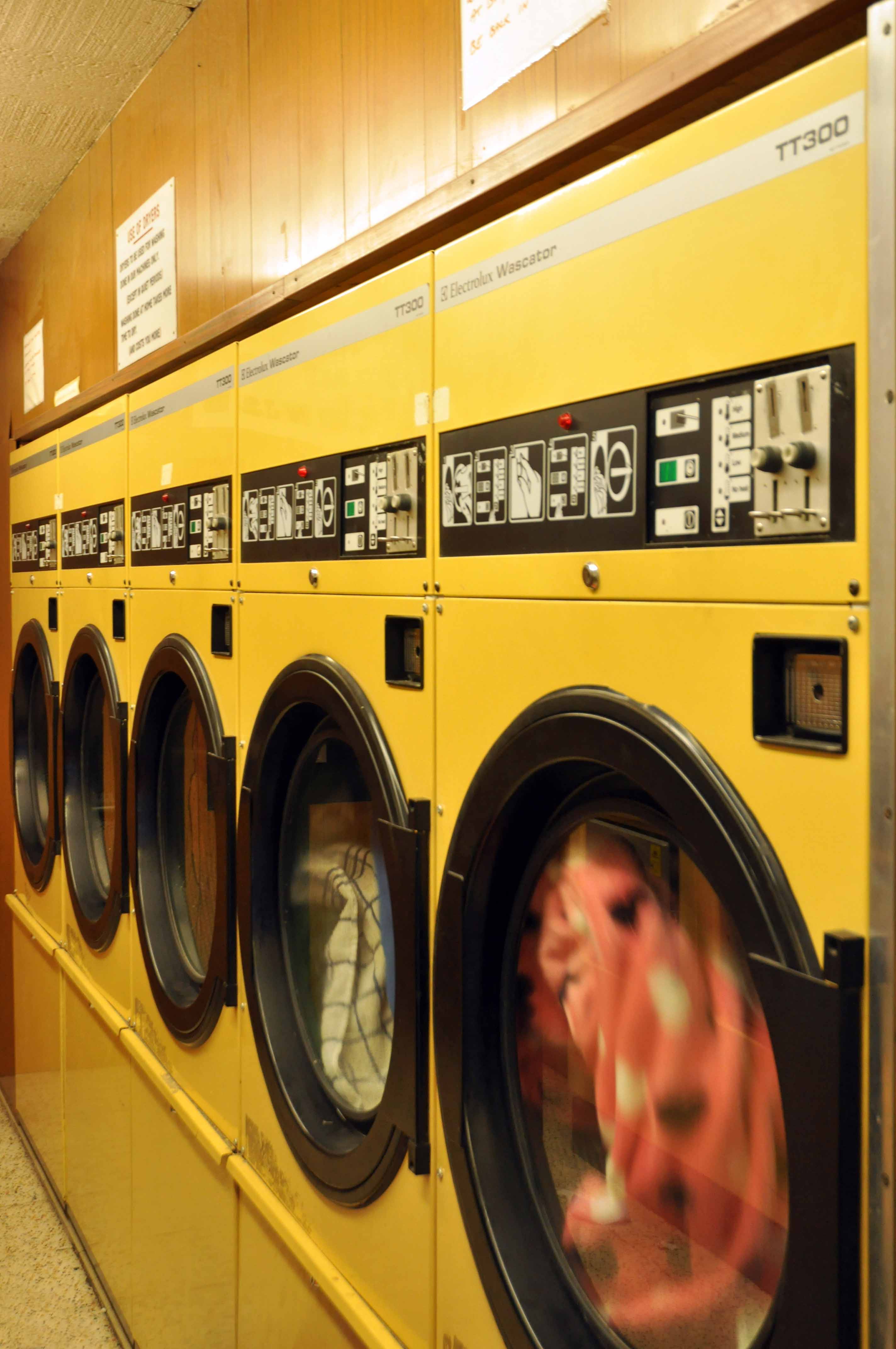 eight laundrettes – Modern Mooch
