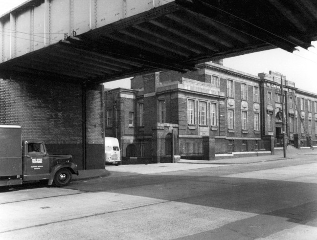 Clayton Aniline CIBA Offices – Modern Mooch