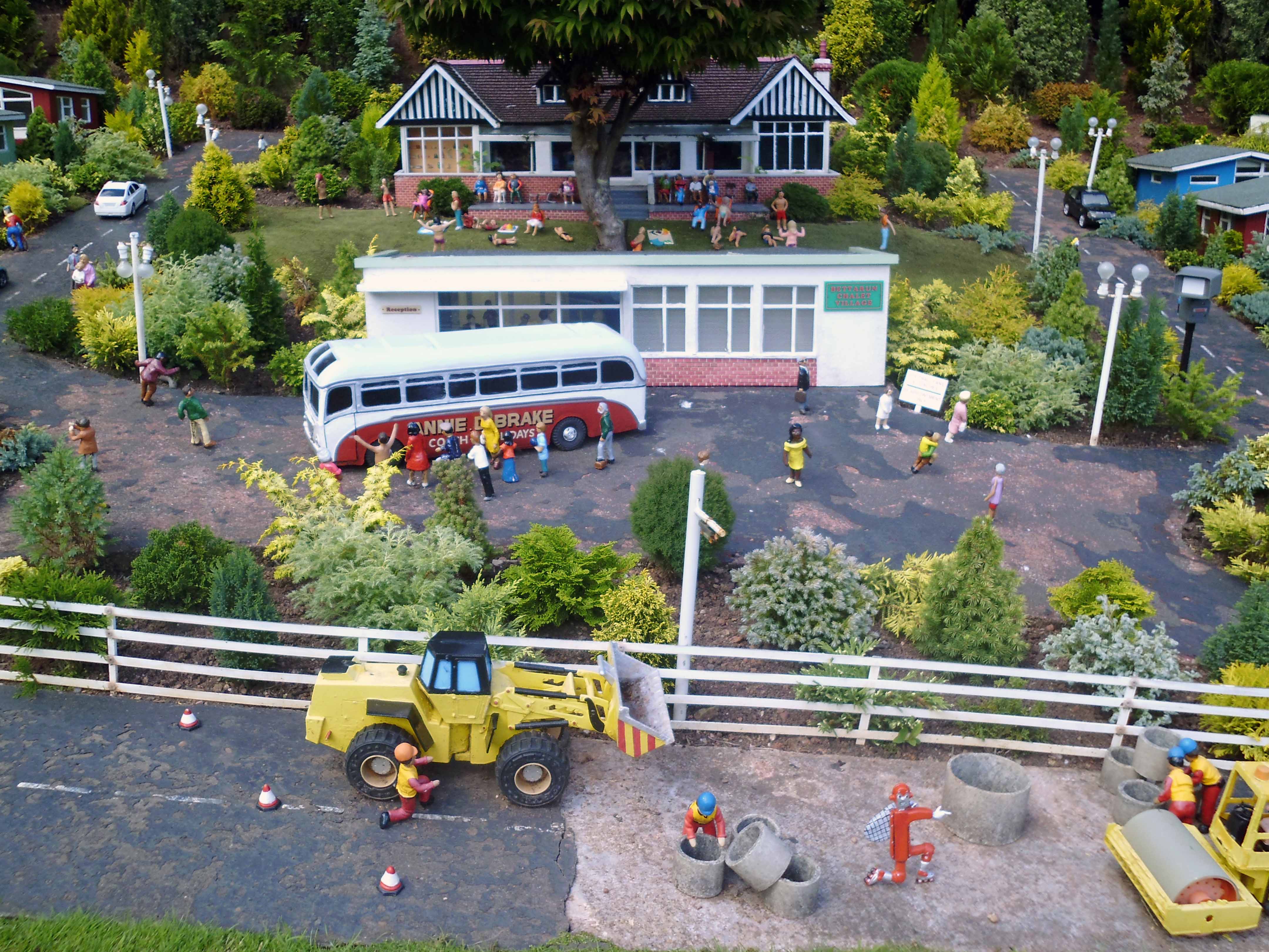 Modernist Model Village – Modern Mooch