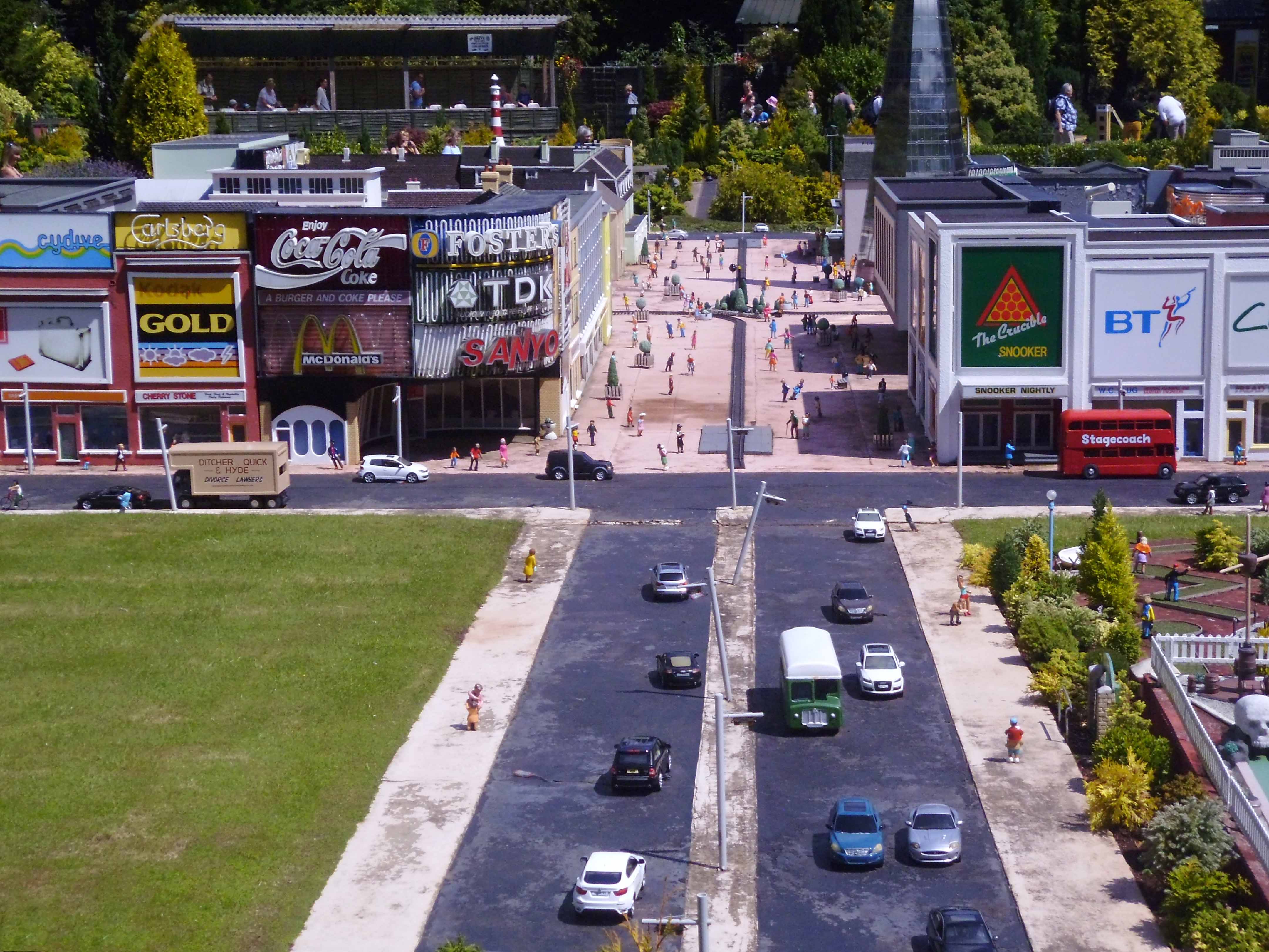 Modernist Model Village – Modern Mooch