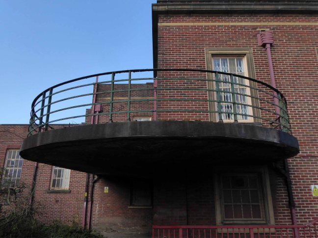 Droylsden Library – Modern Mooch