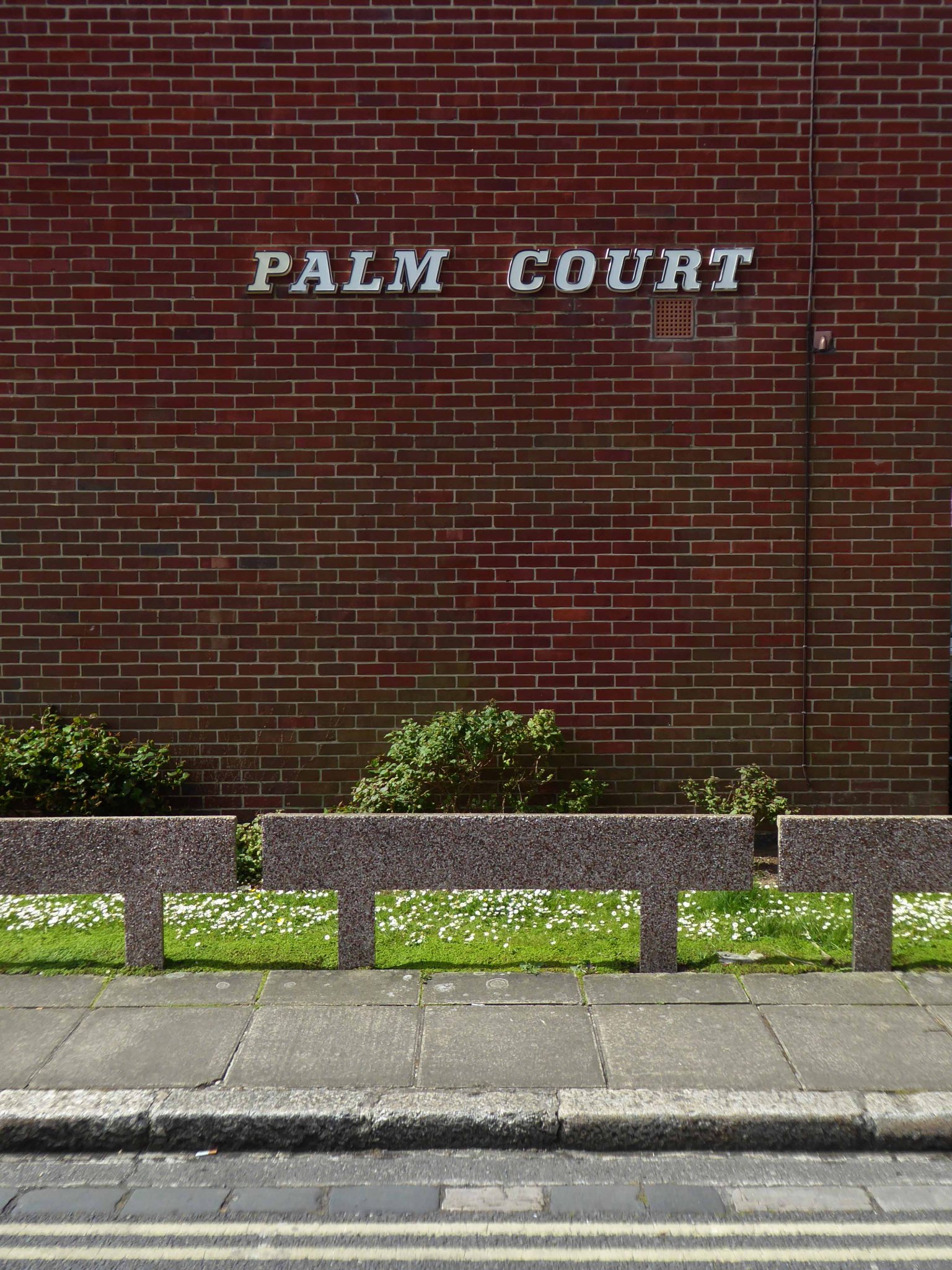 Hovercraft – Modern Mooch