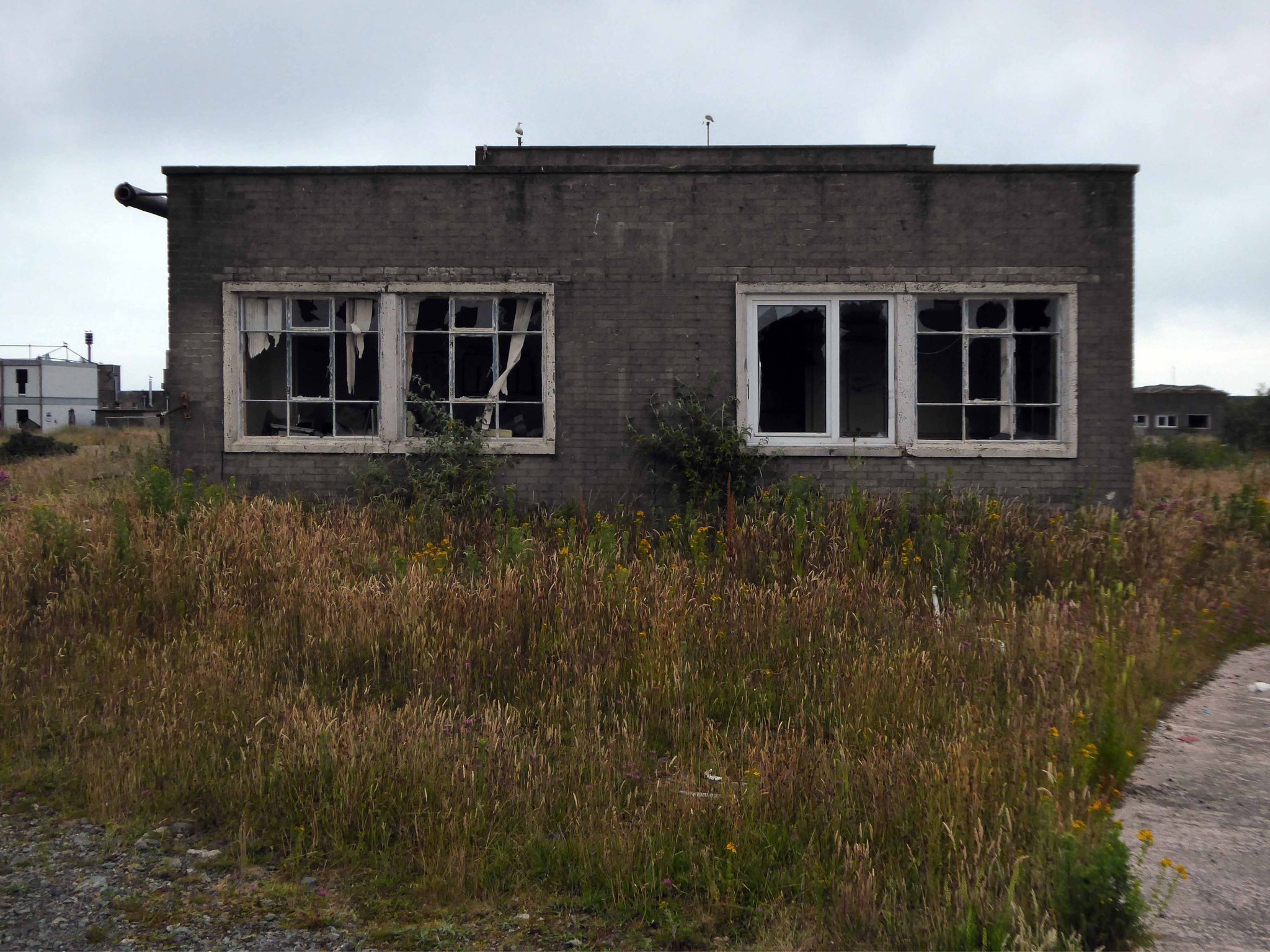 Octel Amlwch – Exteriors – Modern Mooch