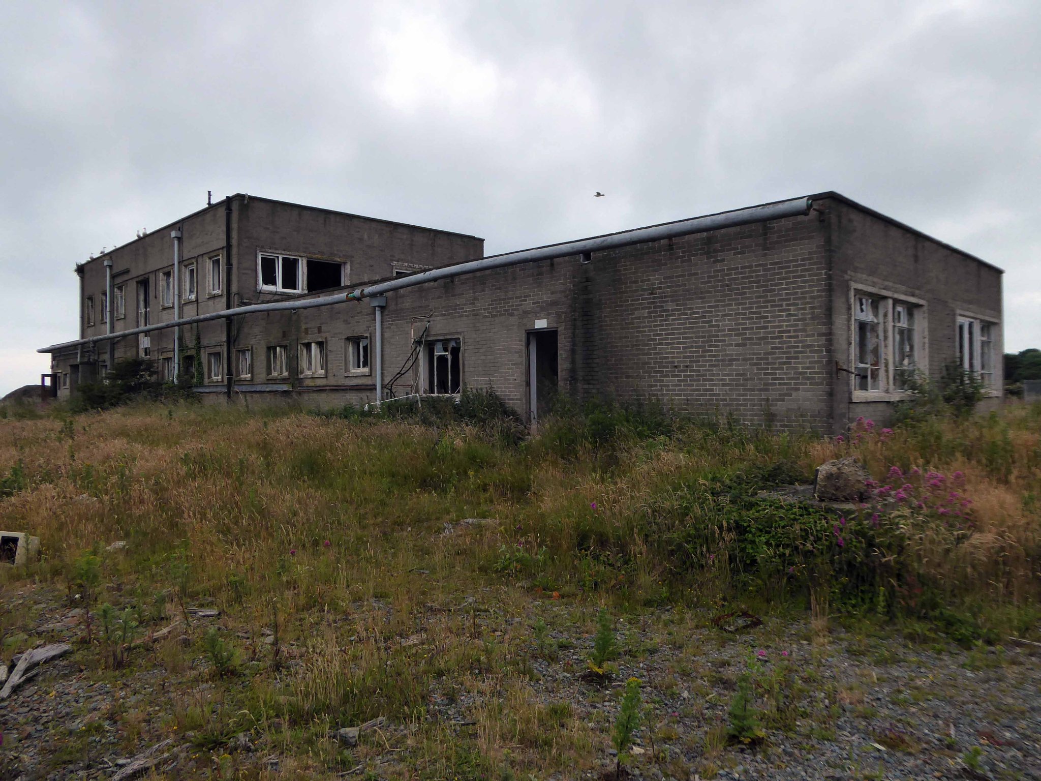 Octel Amlwch – Exteriors – Modern Mooch