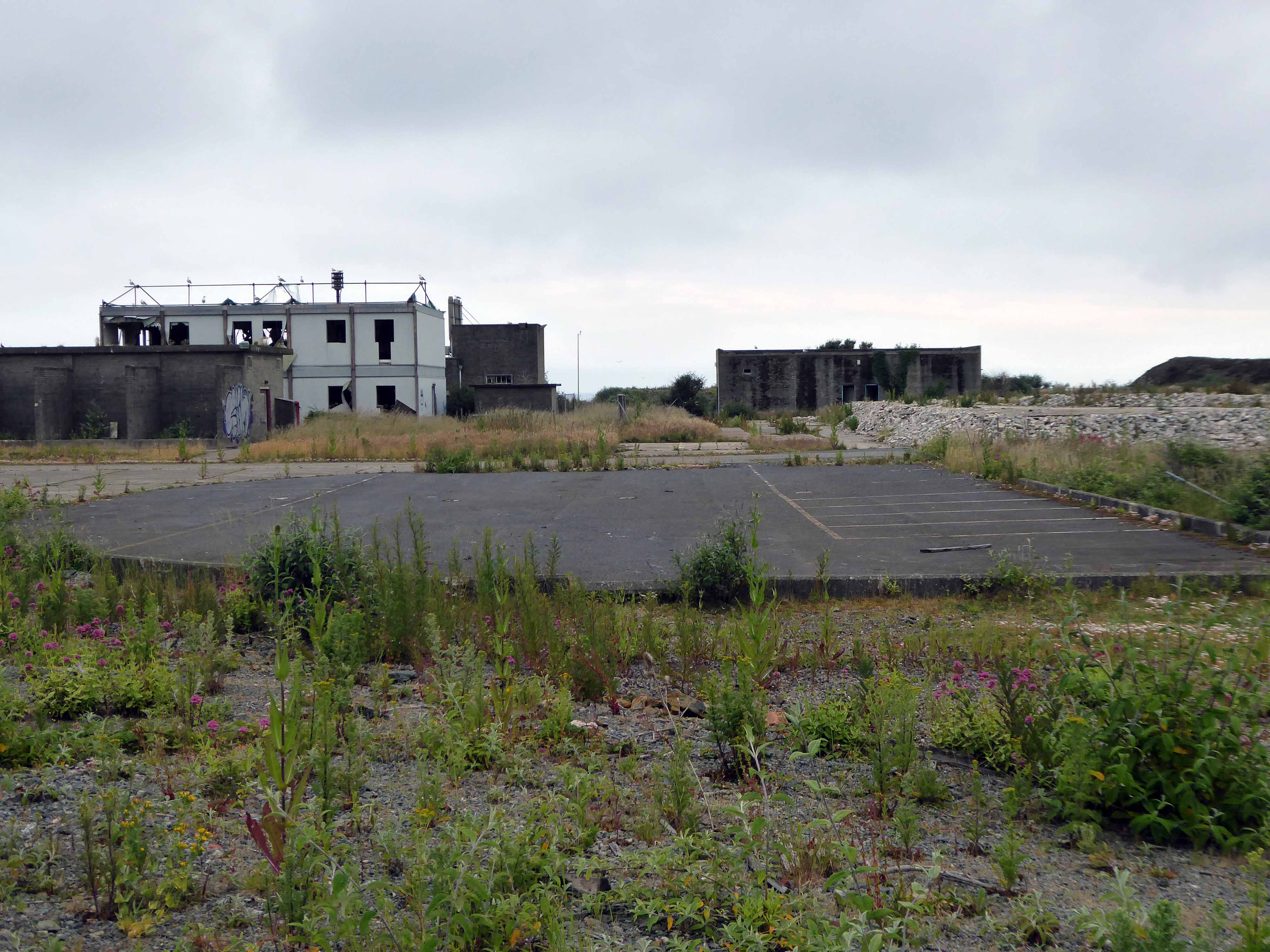 Octel Amlwch – Exteriors – Modern Mooch