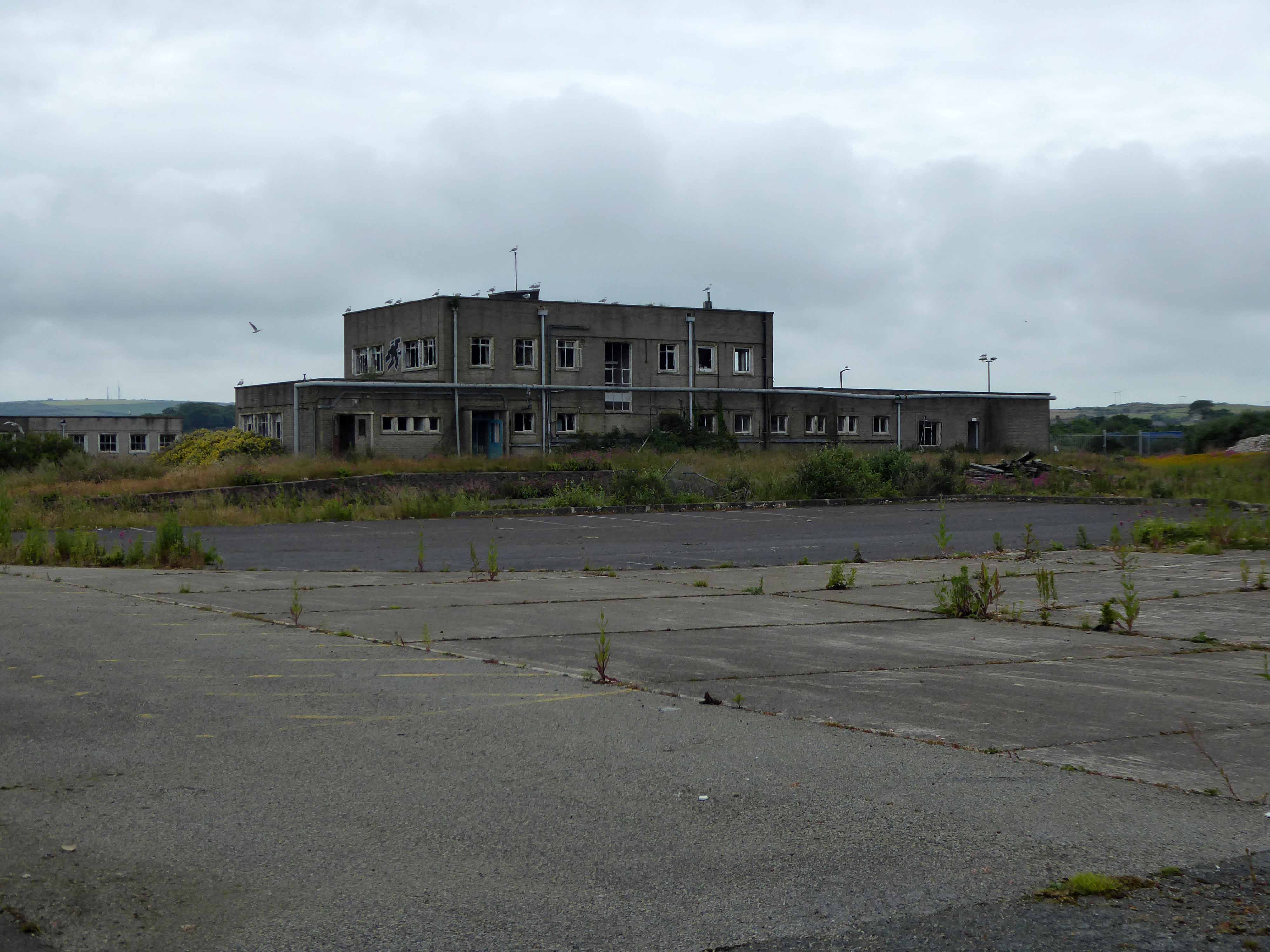 Octel Amlwch – Exteriors – Modern Mooch