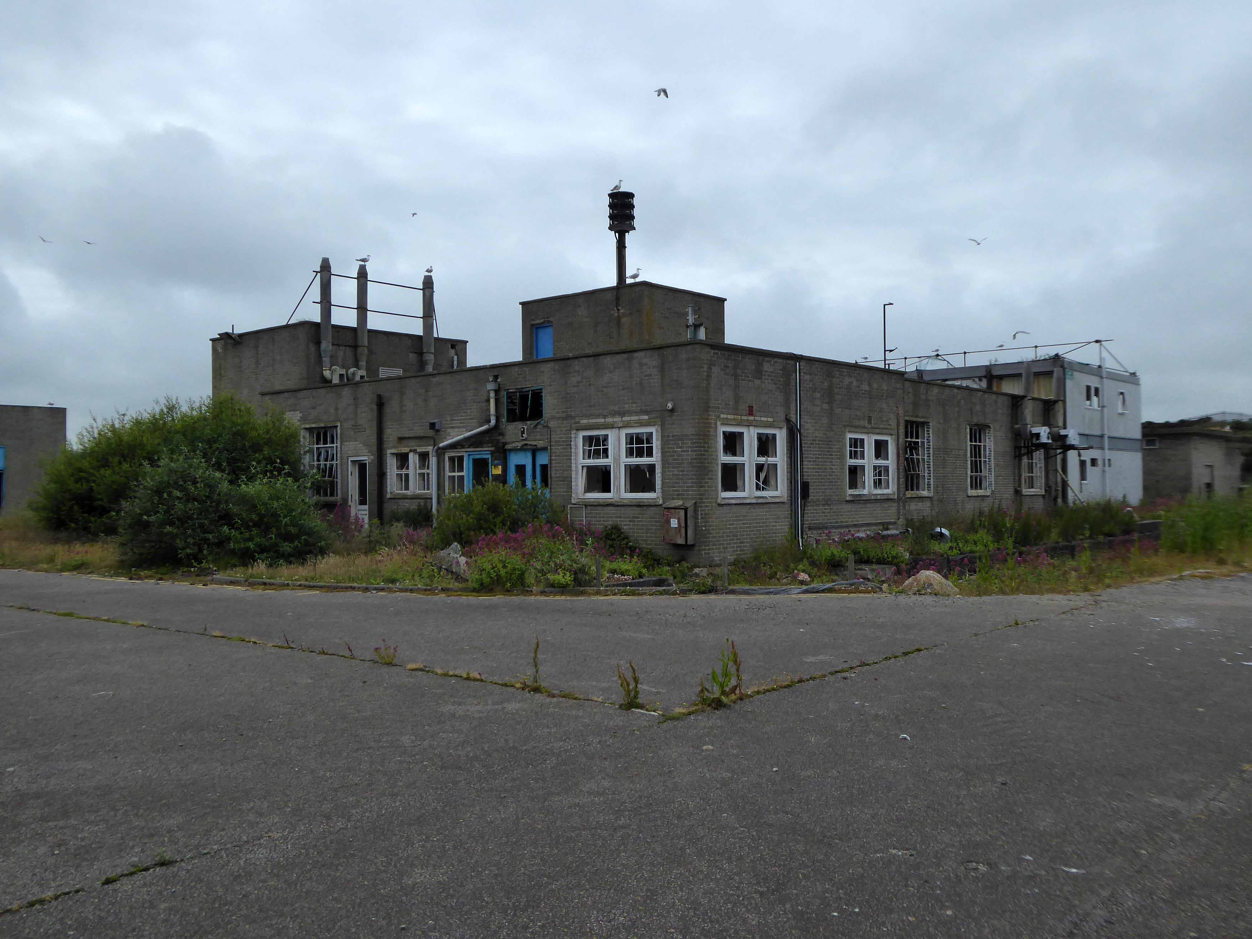 Octel Amlwch – Exteriors – Modern Mooch