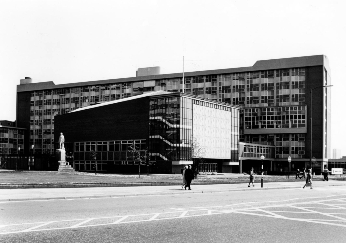 Faraday House – Modern Mooch