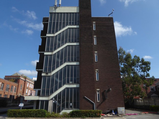 Faraday House – Modern Mooch