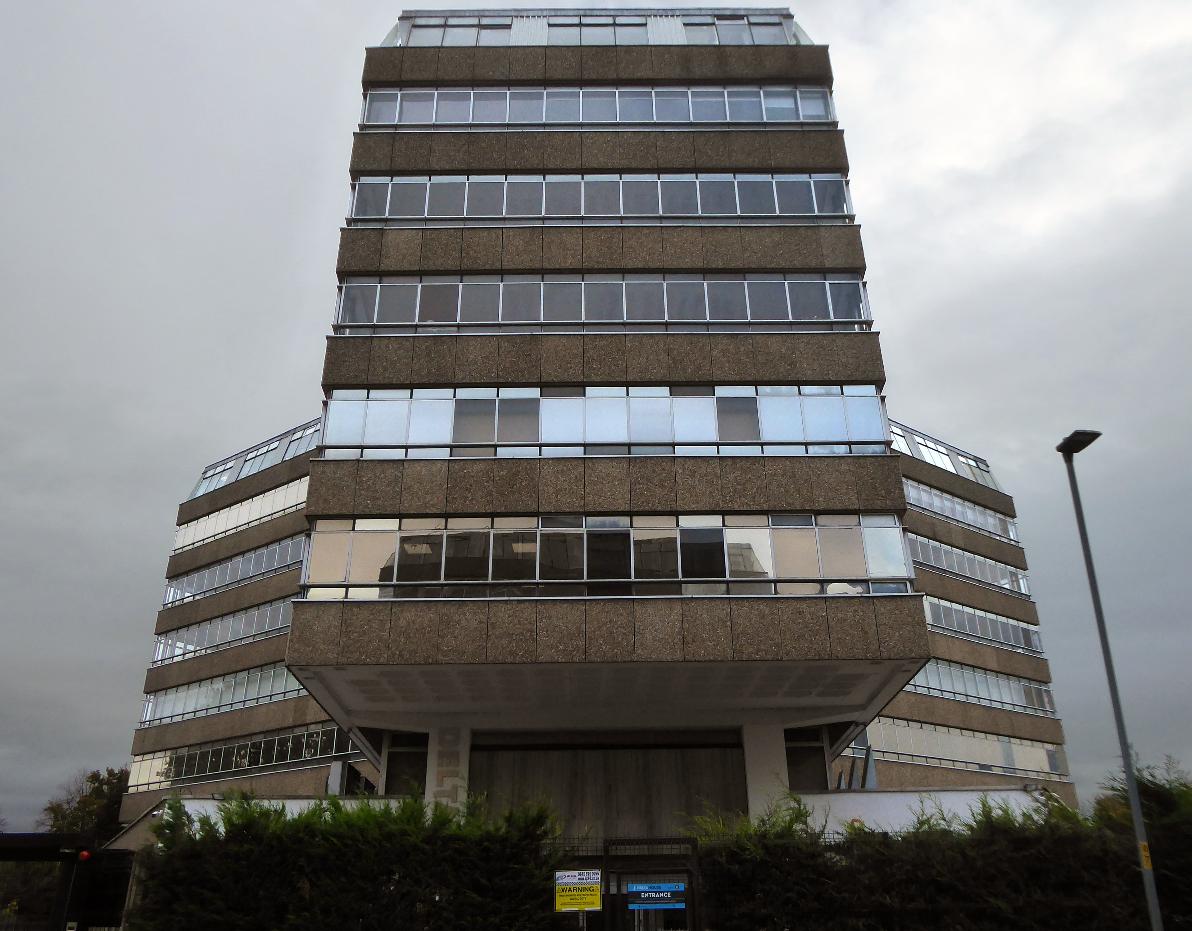 Wythenshawe Walk – Modern Mooch