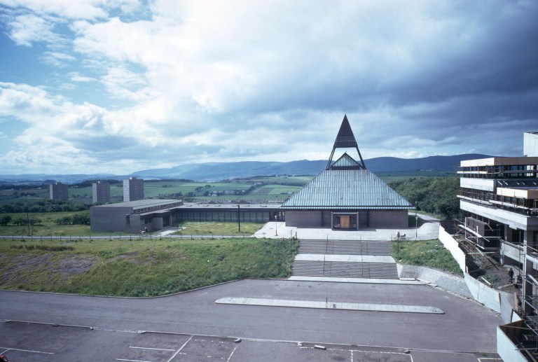 St Mungo’s Church – Cumbernauld – Modern Mooch