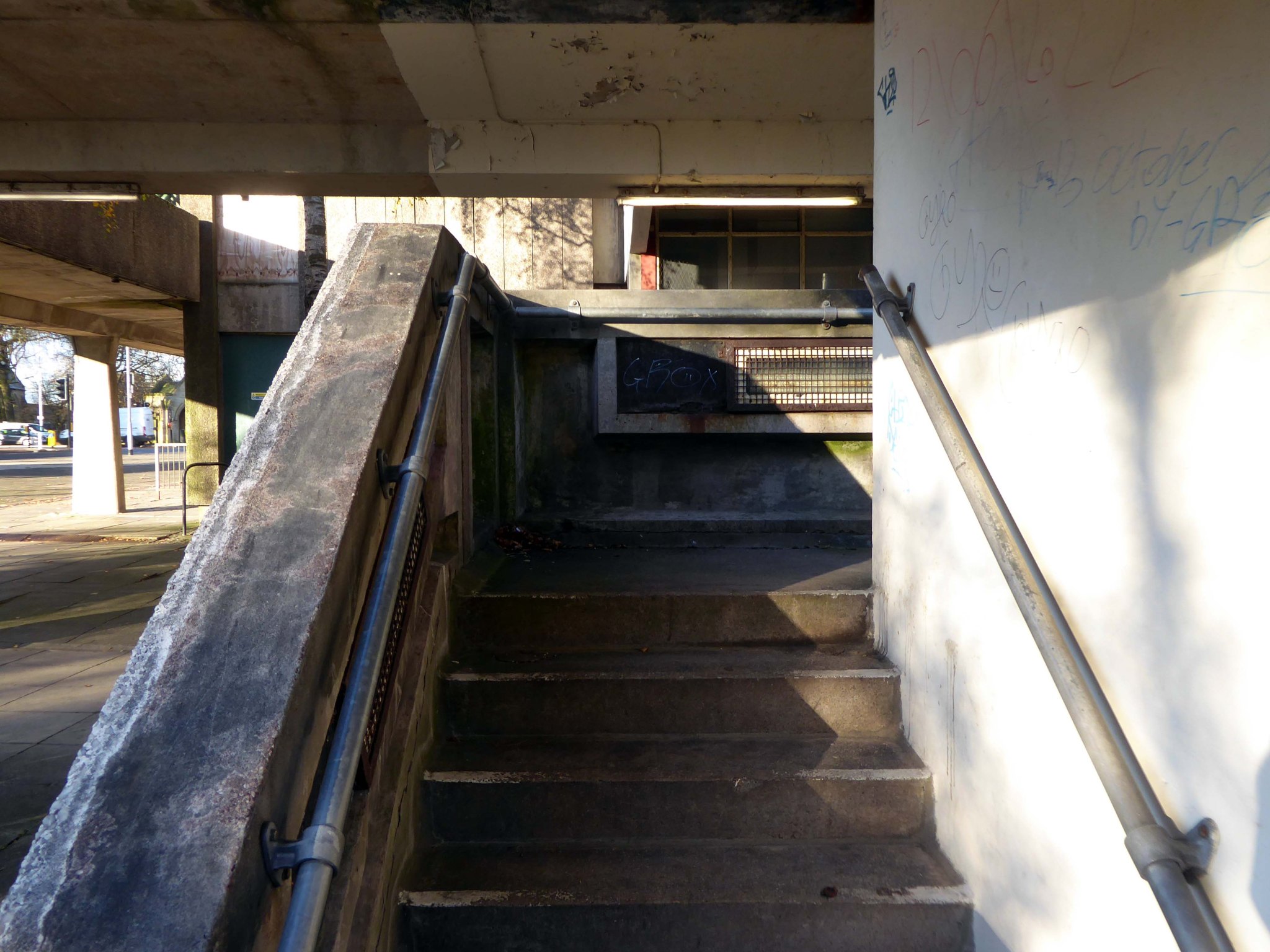 Lancastrian Hall & Central Library – Swinton – Modern Mooch