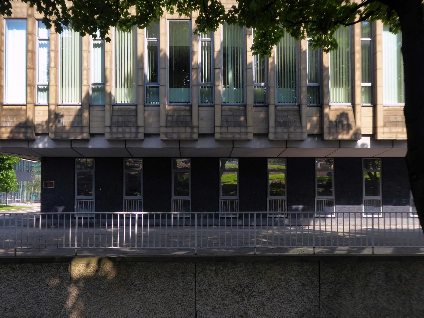 Sir Henry Mitchell House – Modern Mooch